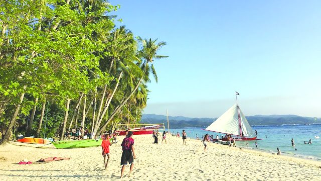 More compliant hotels in Boracay, says task force