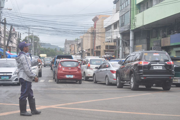 City gov’t to pay traffic aides full 26-day compensation but…