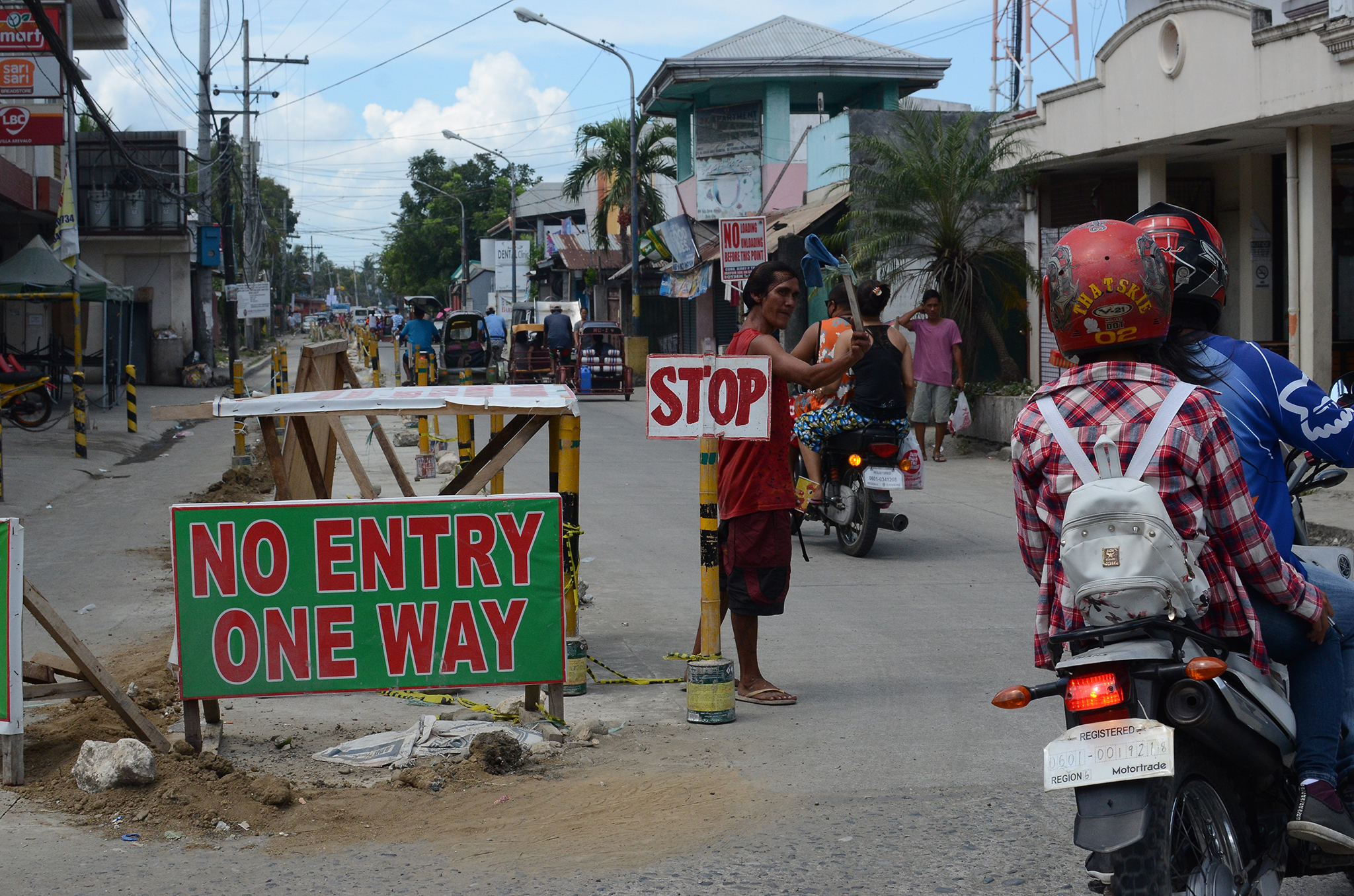 ‘Put warning signs on roads under repair’