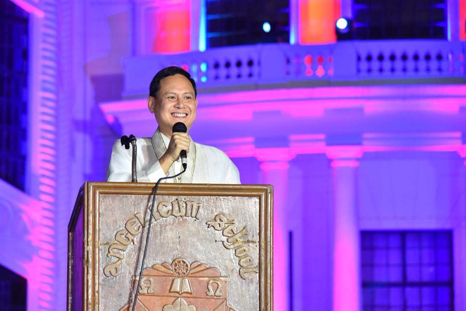 Race for Iloilo governor: Arthur 'Toto' Defensor tops survey