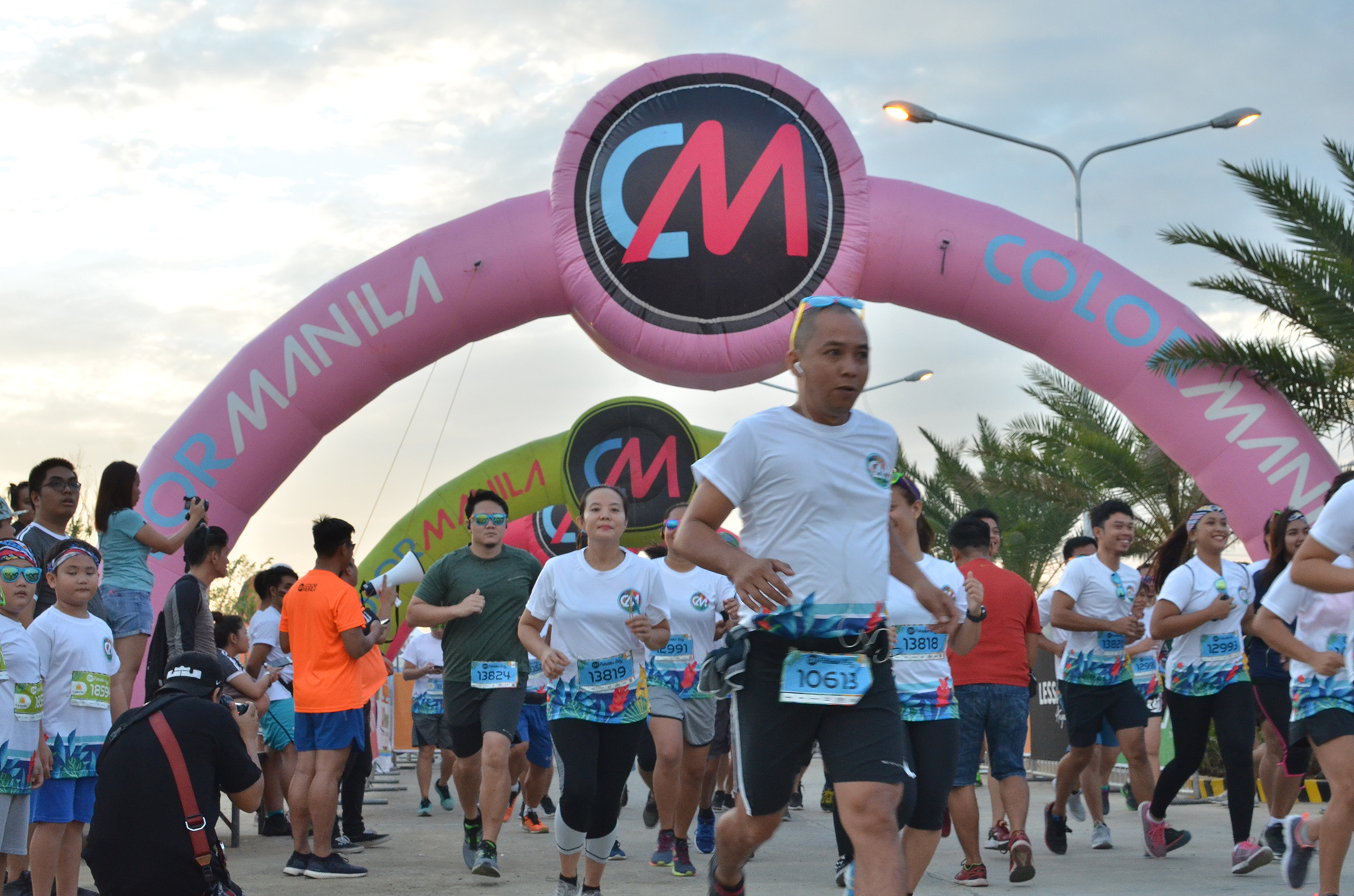 Color in paradise: Vista Mall Iloilo hosts Color Manila fun run