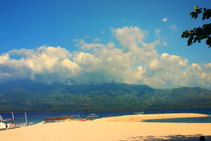 Mararison: Rolling mountains, vivid seas