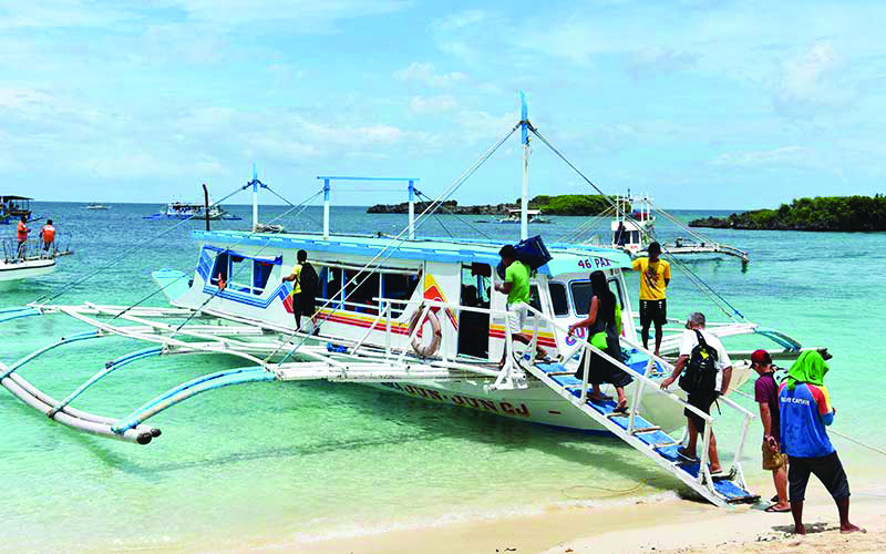 Boats to be repainted for Boracay reopening