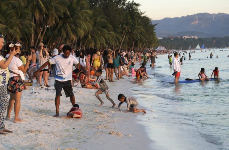 Non-tourists crowd Boracay – Cimatu