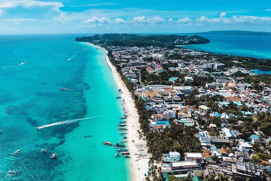 Private sector urged to invest in Boracay projects
