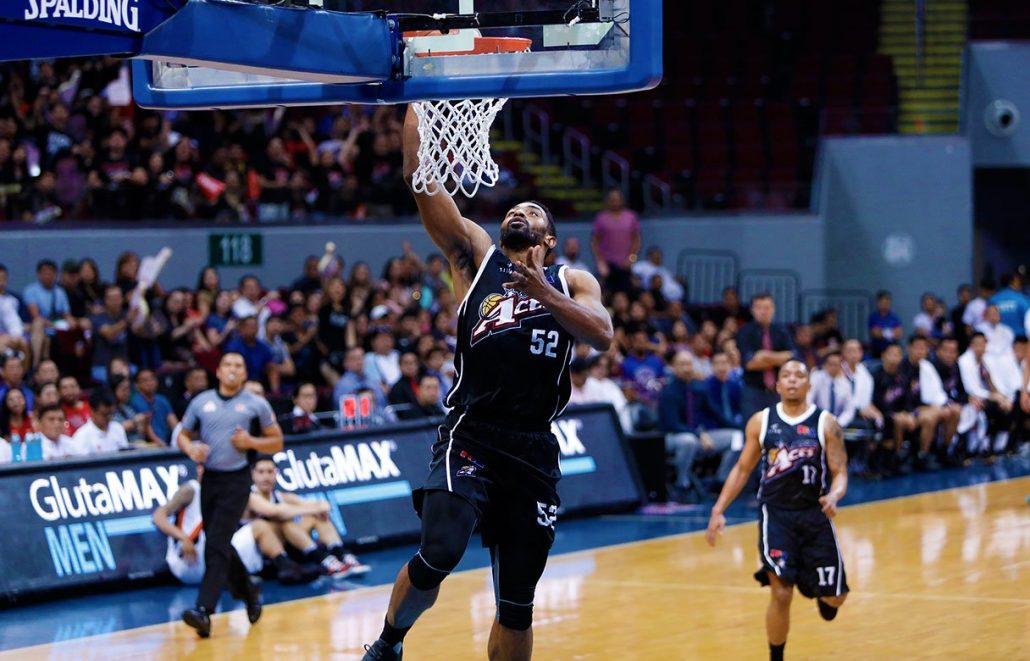 Alaska Aces tame Meralco Bolts, level Govs’ Cup semis 1-1