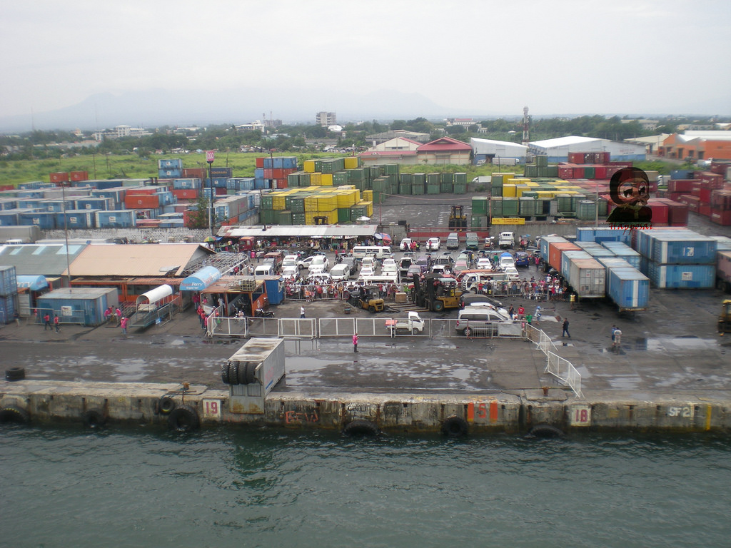 1,000 passengers stranded at Bredco port