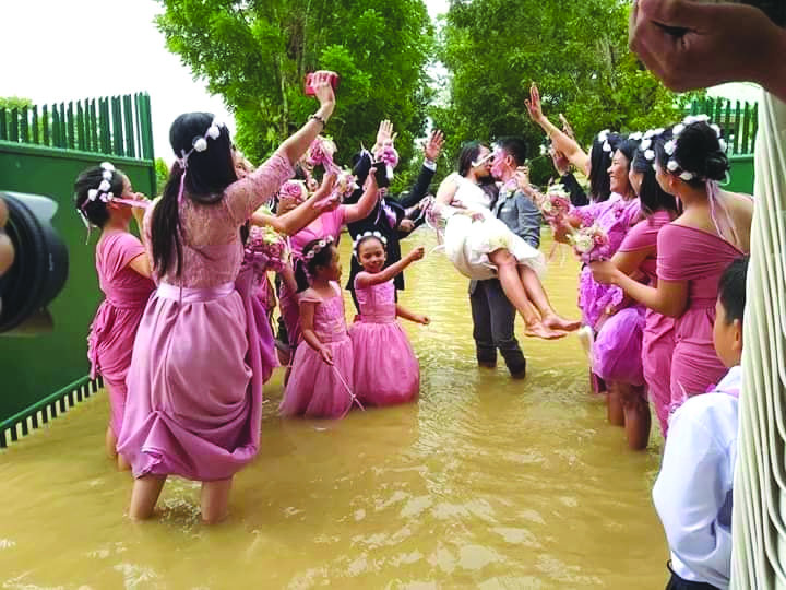 Capiz couple marries despite ‘Usman’ flooding their church