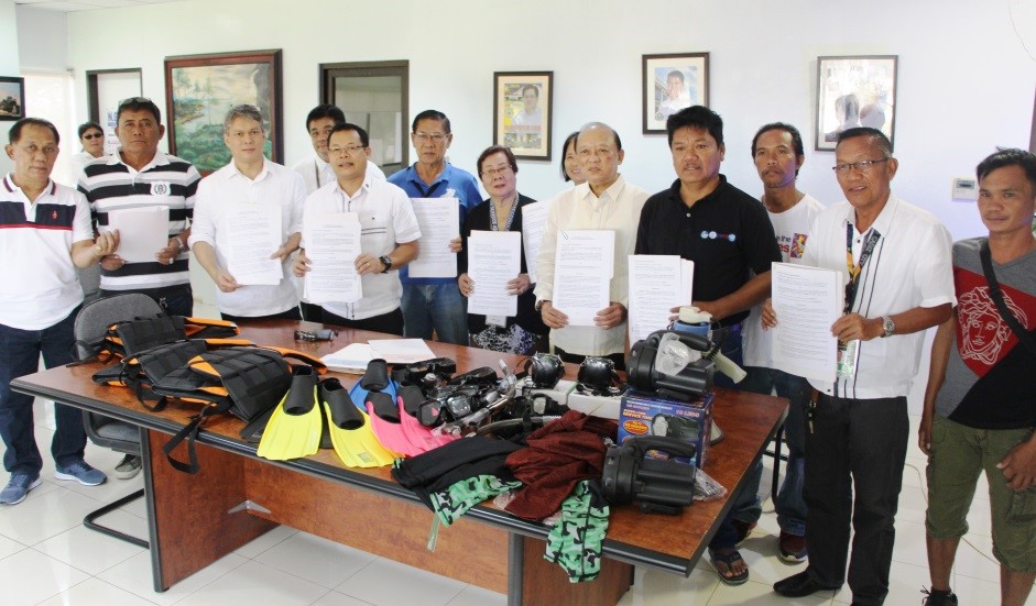 CENRO Cadiz turns-over tour guiding tools to SIETAAS and MIRRA