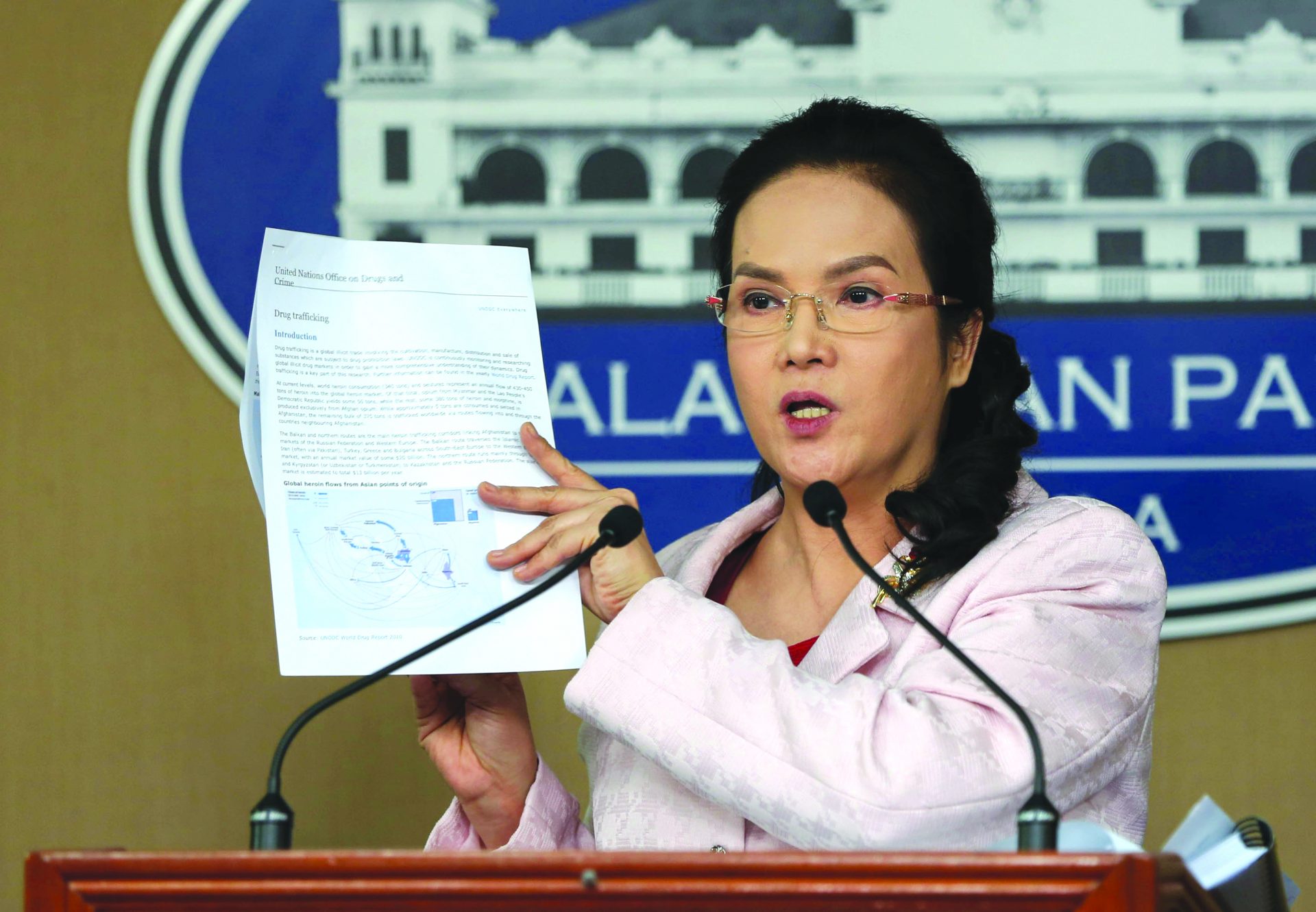 Palace defends Persida Acosta amid flak over vaccine scare
