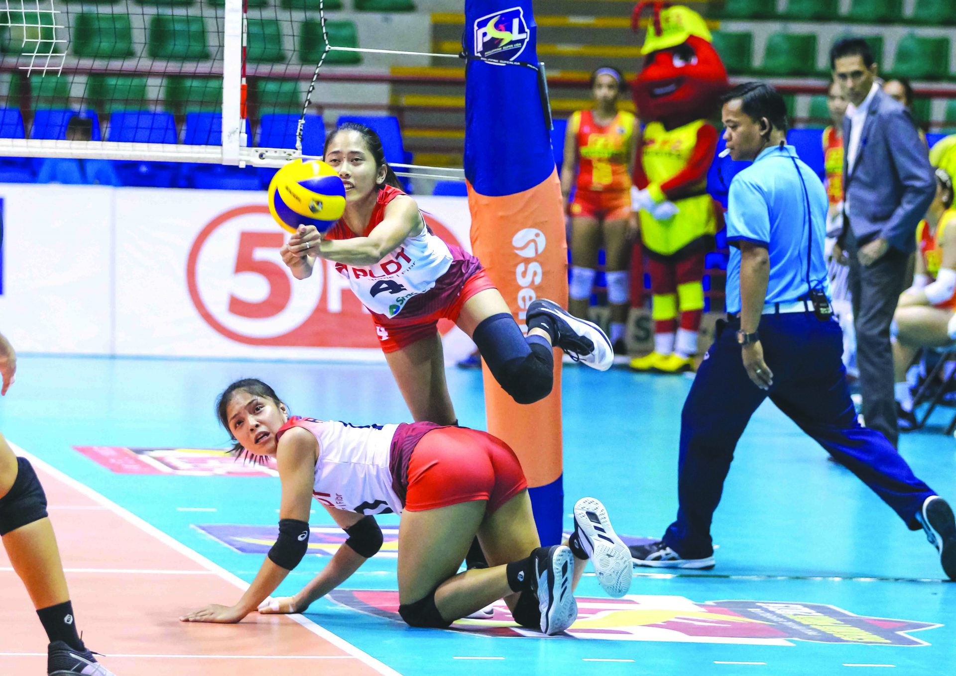 PLDT stuns F2 Logistics in Superliga Grand Prix