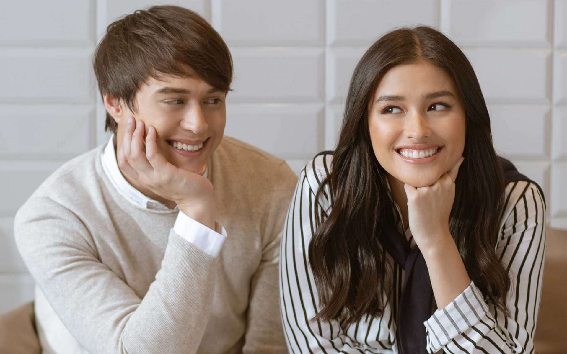 Liza Soberano teases Enrique Gil: 'Nahihiya siya mag-kissing scene'