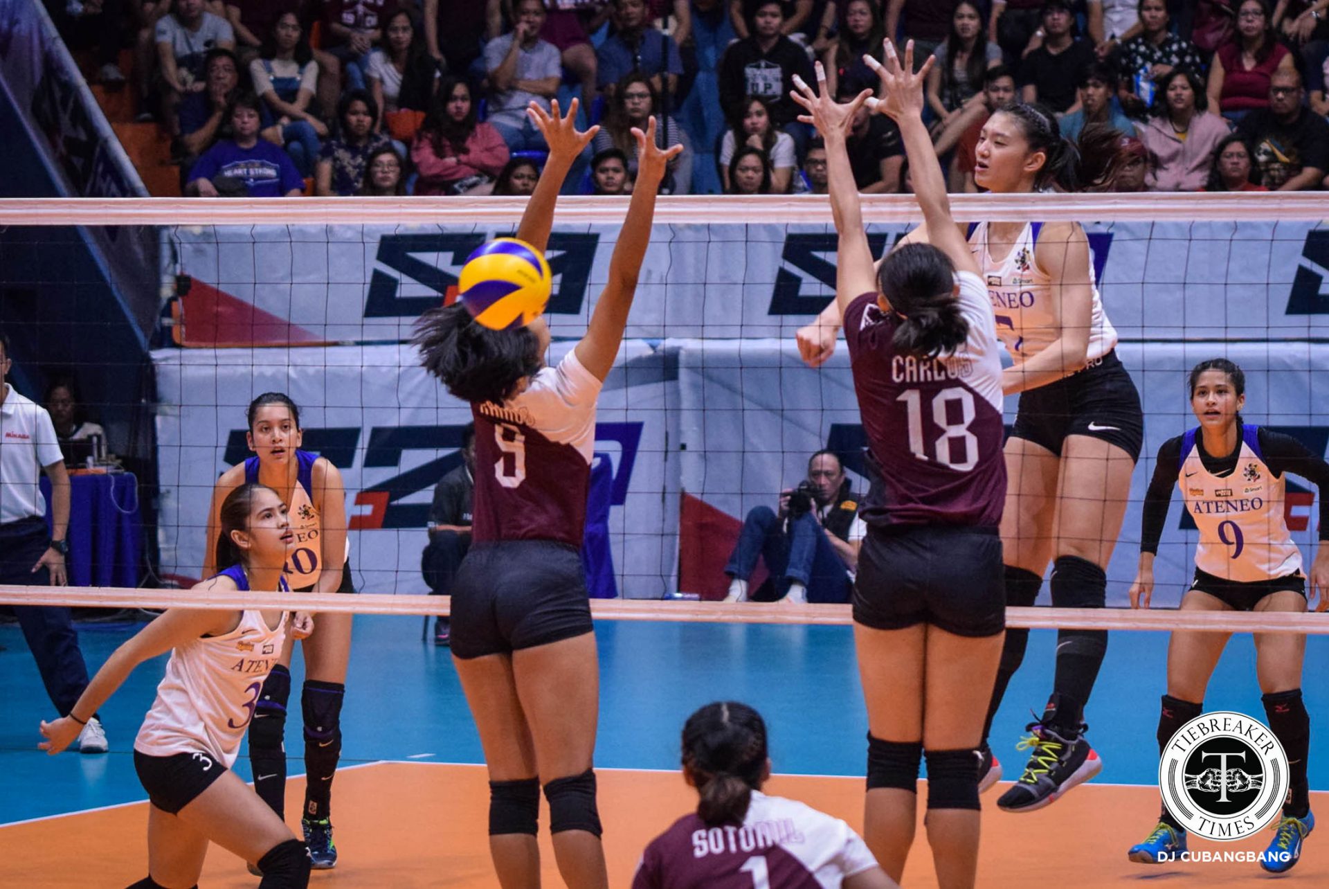UAAP volleyball: Ateneo overwhelms UP, claims No. 1 spot in