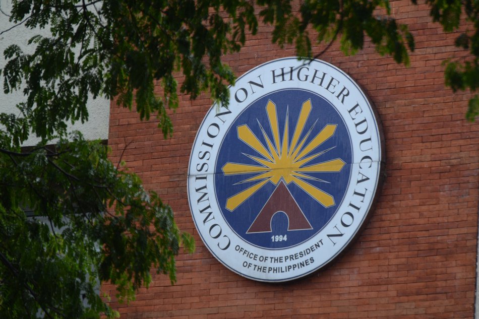 CHED: Colleges may decide capacity limits