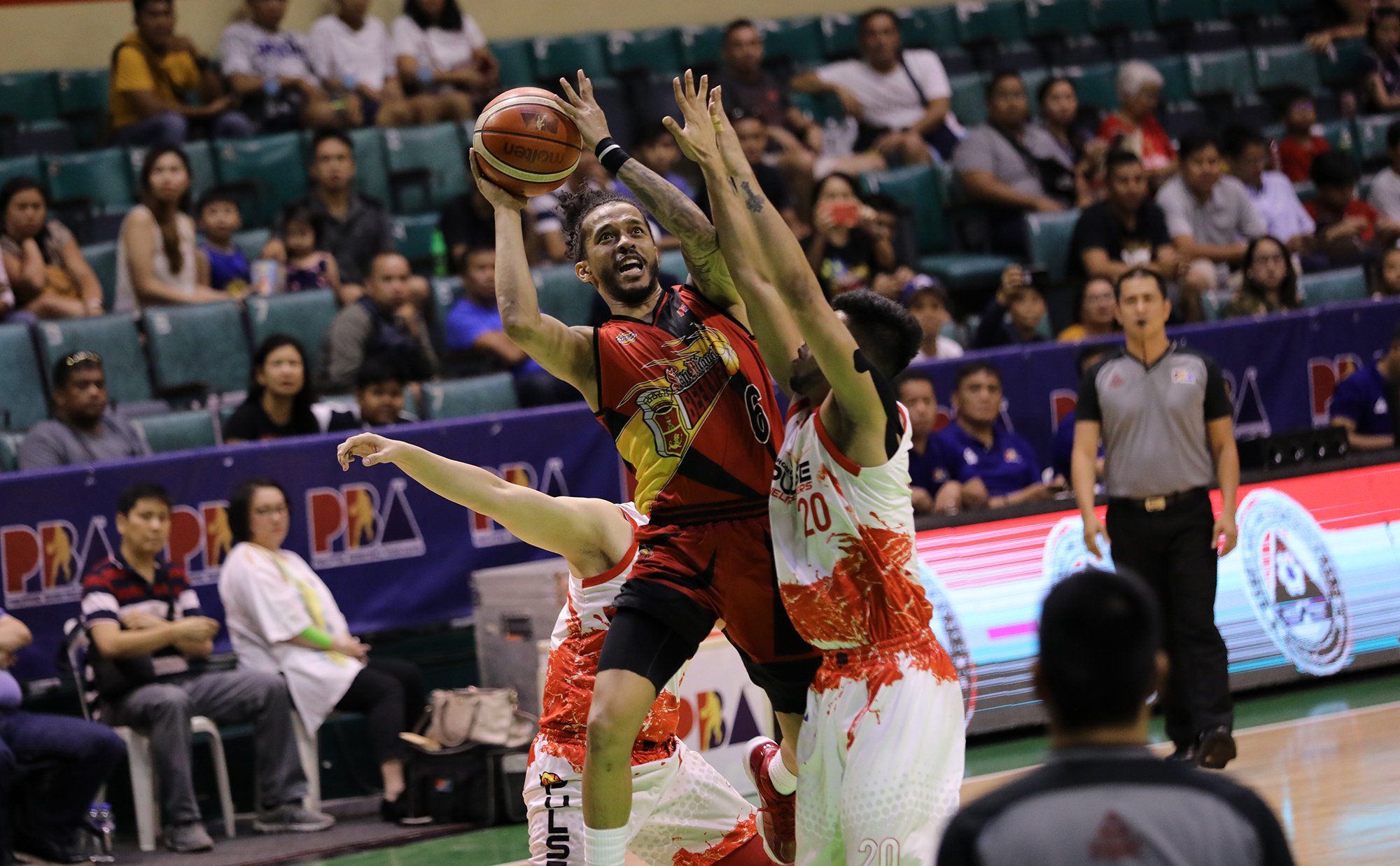SMB ousts Phoenix, barges to PBA finals