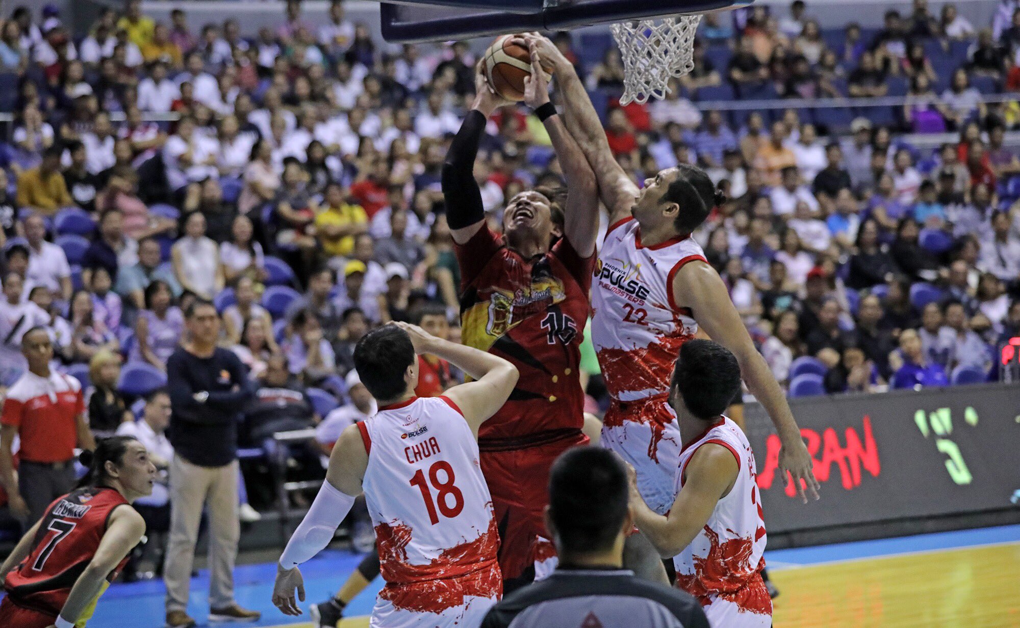 Phoenix gets one from SMB in PBA semifinals