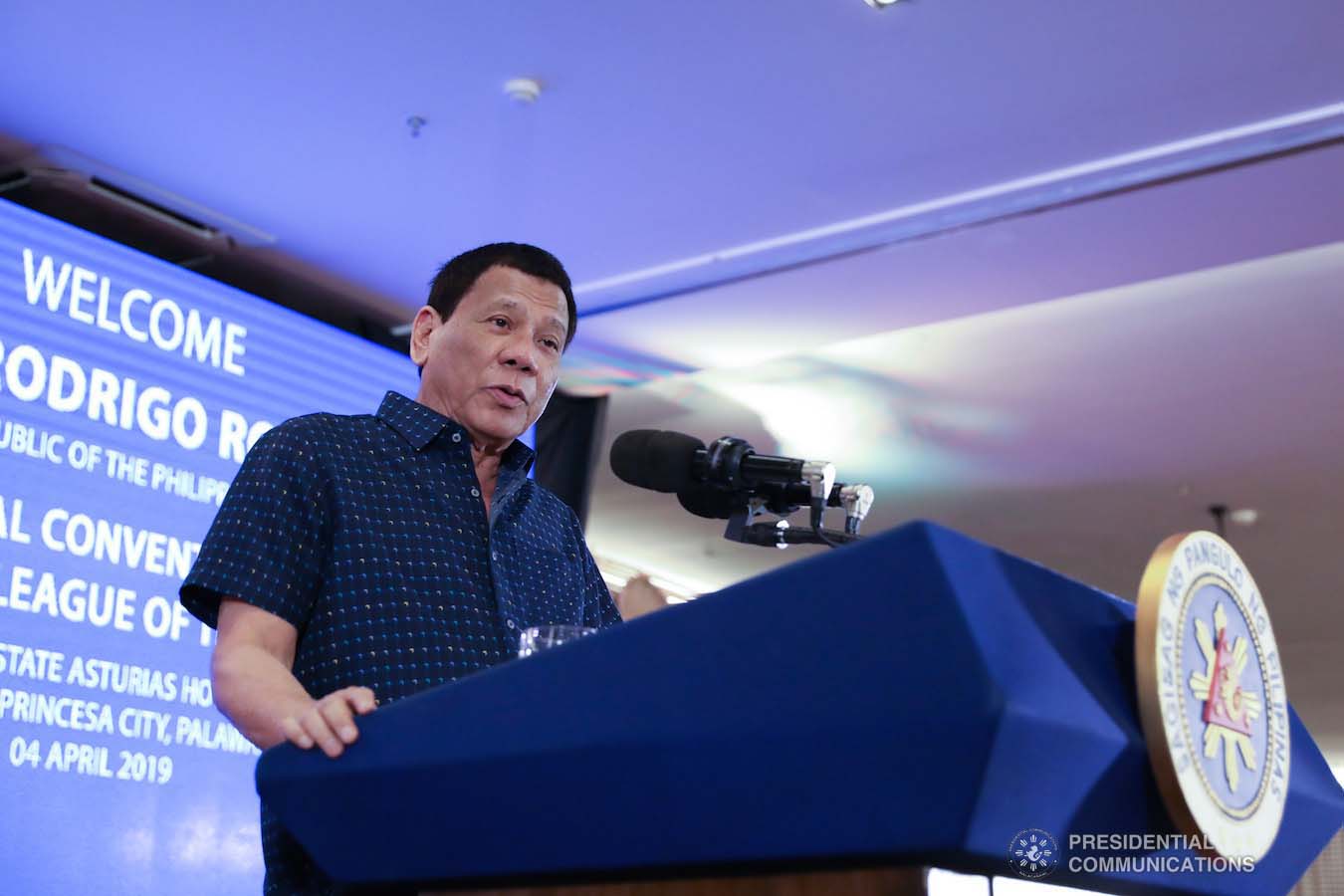 Du30 seeks suspension of law on bigger motorcycle license plates