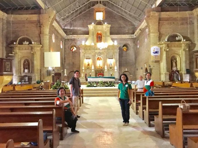 Negros Occidental tour guides see Iloilo