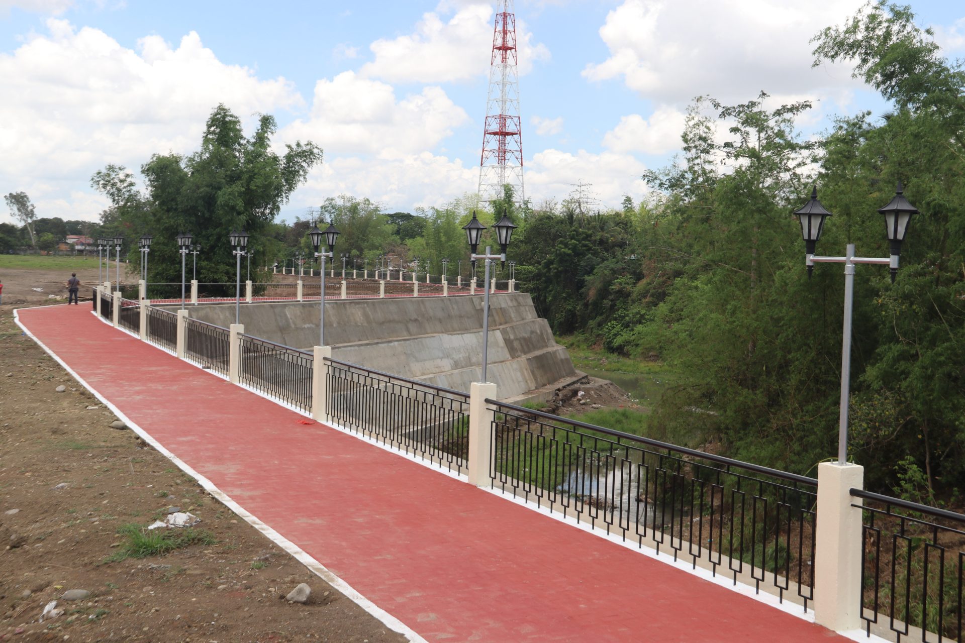 DPWH completes first esplanade in Bacolod City