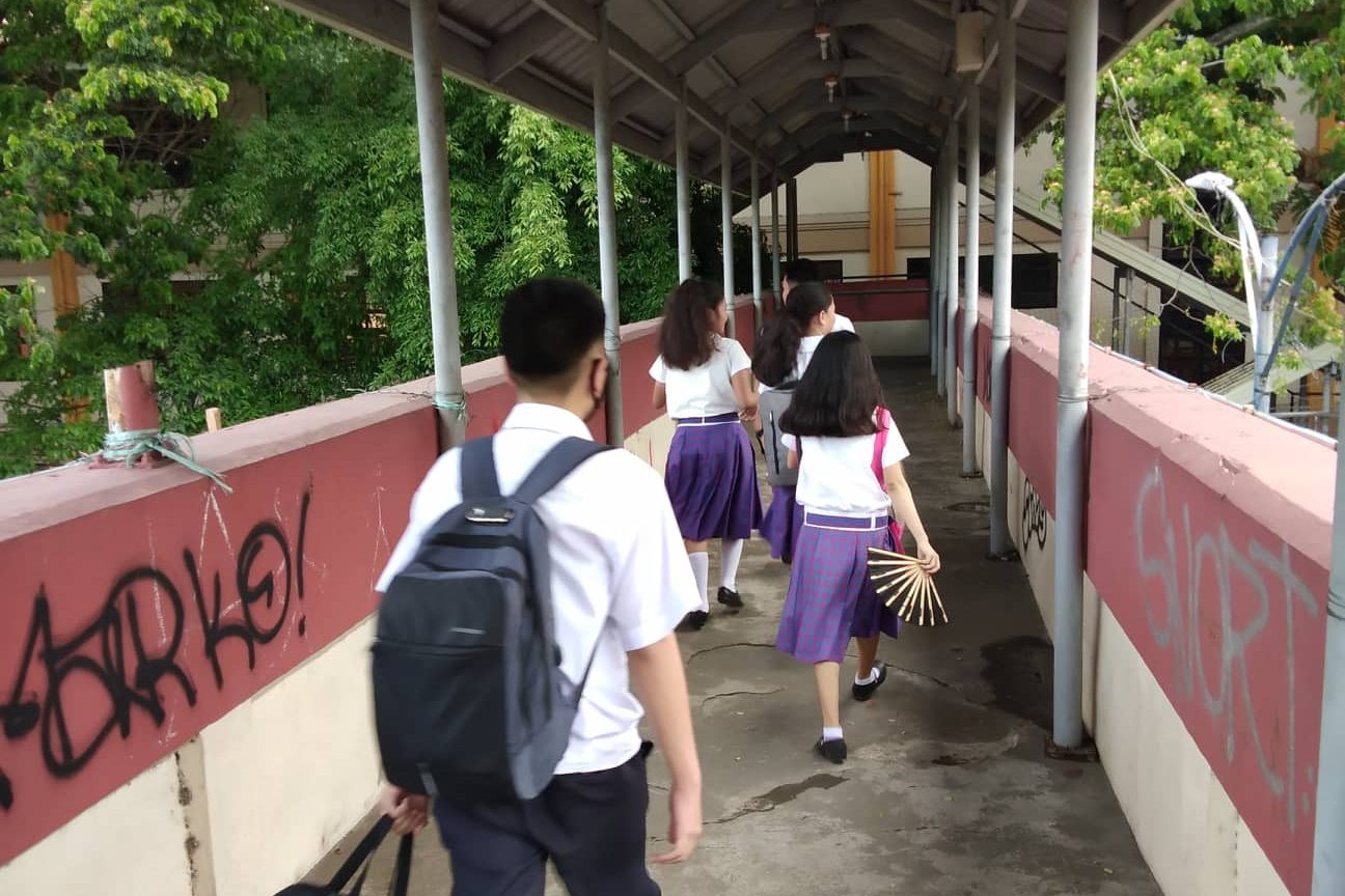 La Paz pedestrian overpass ‘white elephant’ no more?