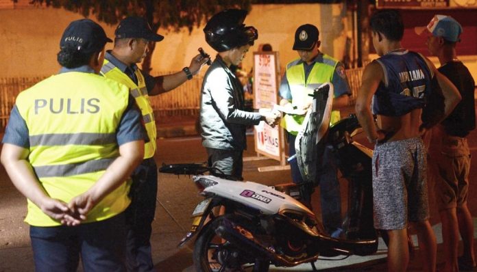 Highway Patrol Group vs criminals on wheels