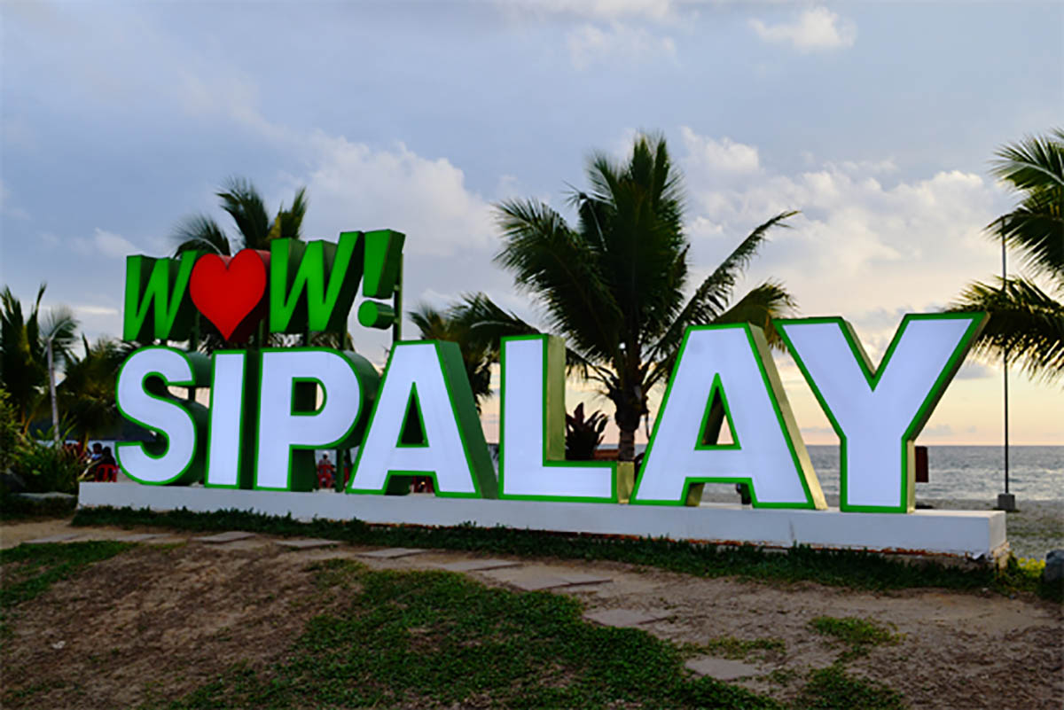Sipalay City bans tourists for 15 more days