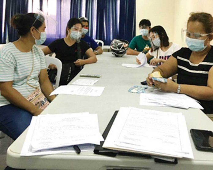 NegOcc workers receive P7.6M money claims through SEnA