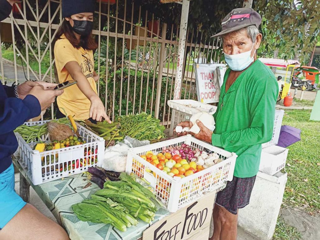 Community pantries amplify Ilonggo ‘bayanihan’ spirit; more support ...