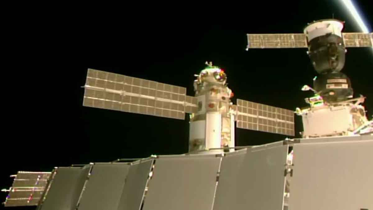 Russian module mishap destabilizes space station