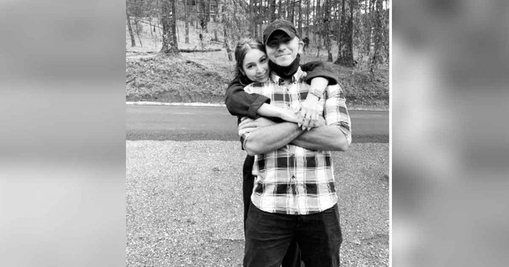 Gerald Anderson bonds with Julia Barretto's family in Baguio