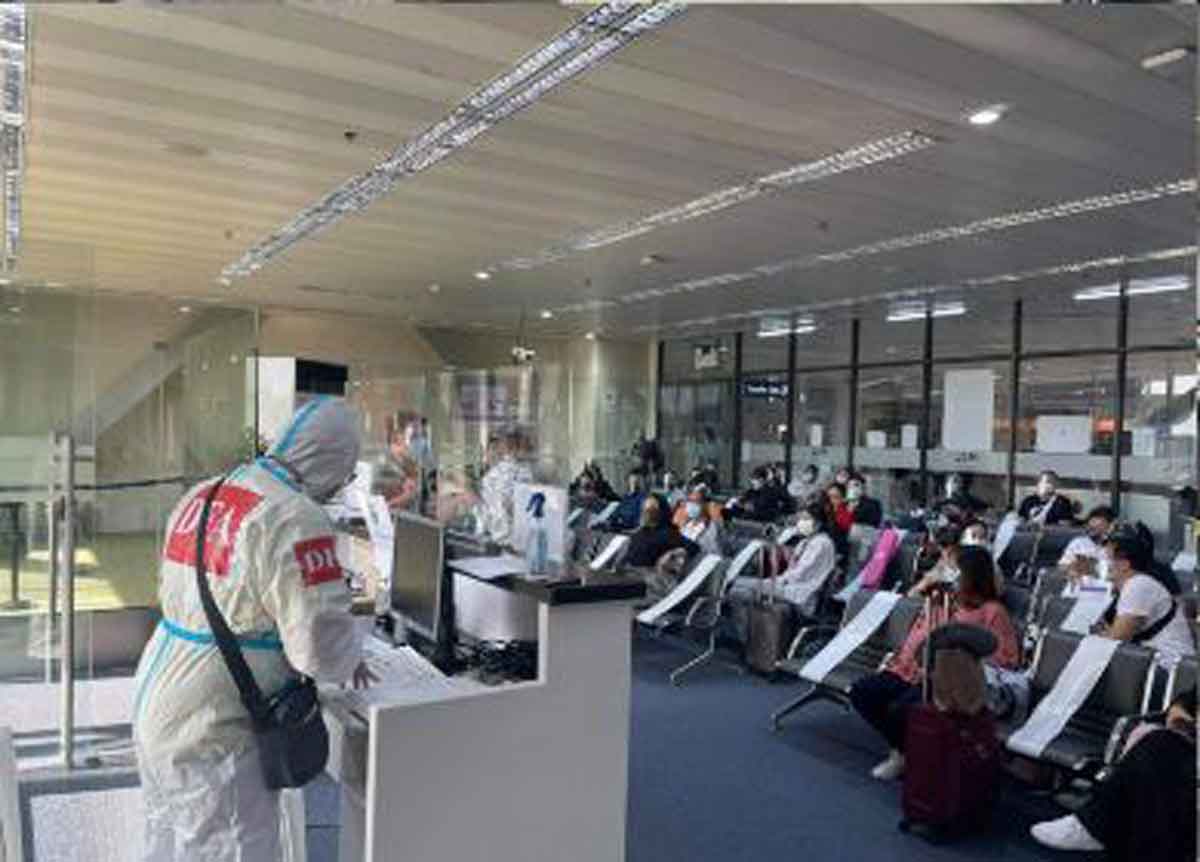 348 OFWs repatriated from UAE arrive in PH