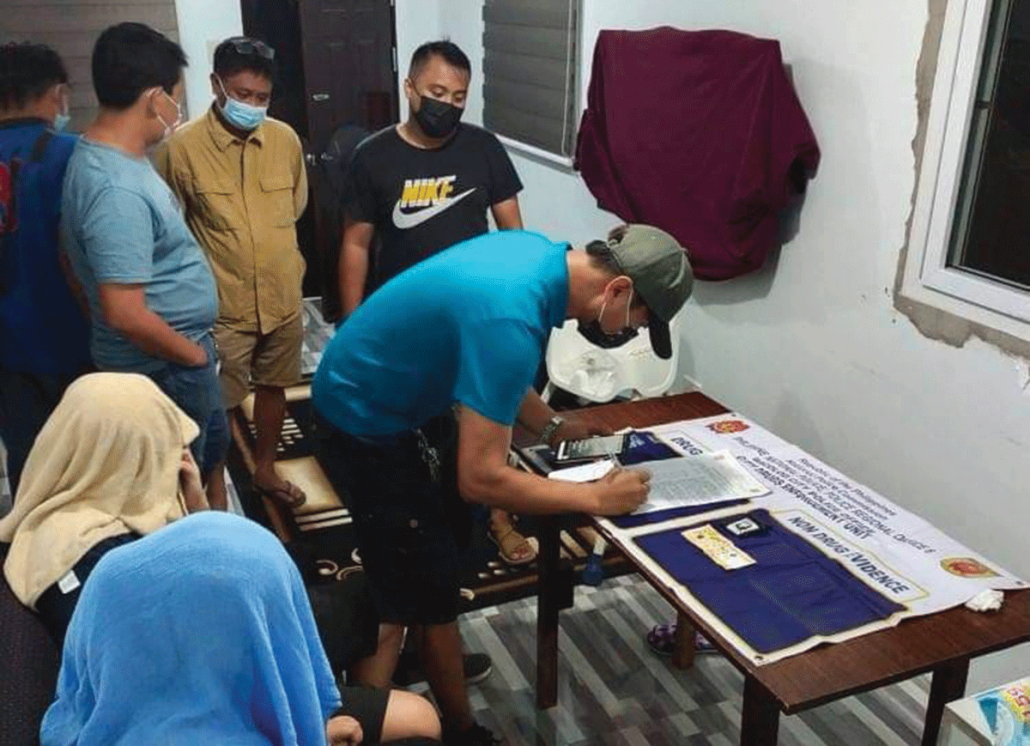 Two drug suspects fall in Bacolod