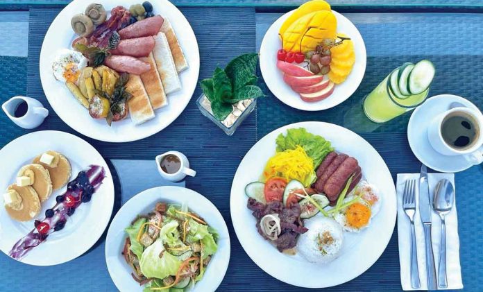 Al Fresco dining at Seda’s Straight Up