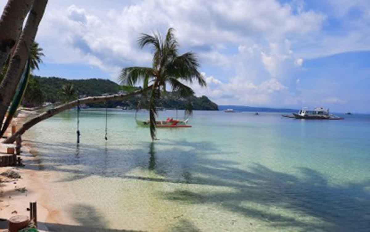 Boracay, Palawan, Siargao win spots in Condé Nast awards