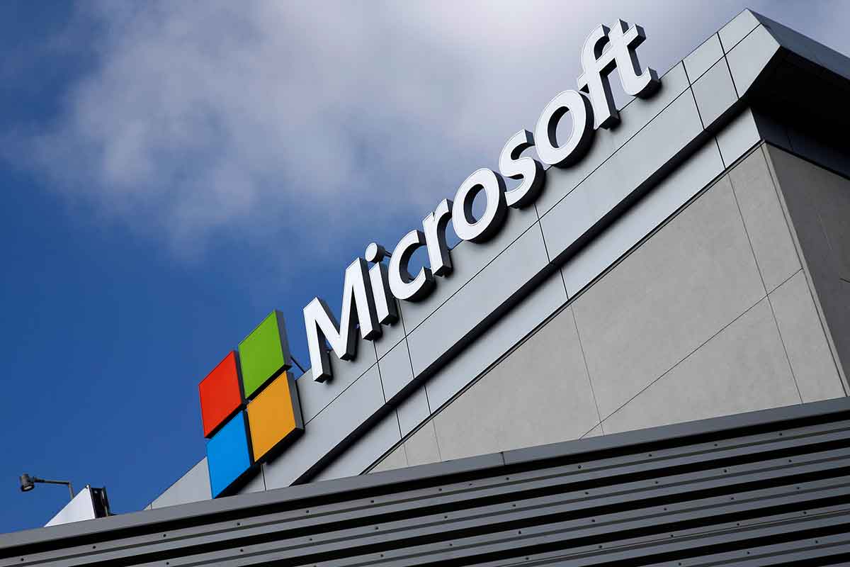 Microsoft surpasses Apple as most valuable US company