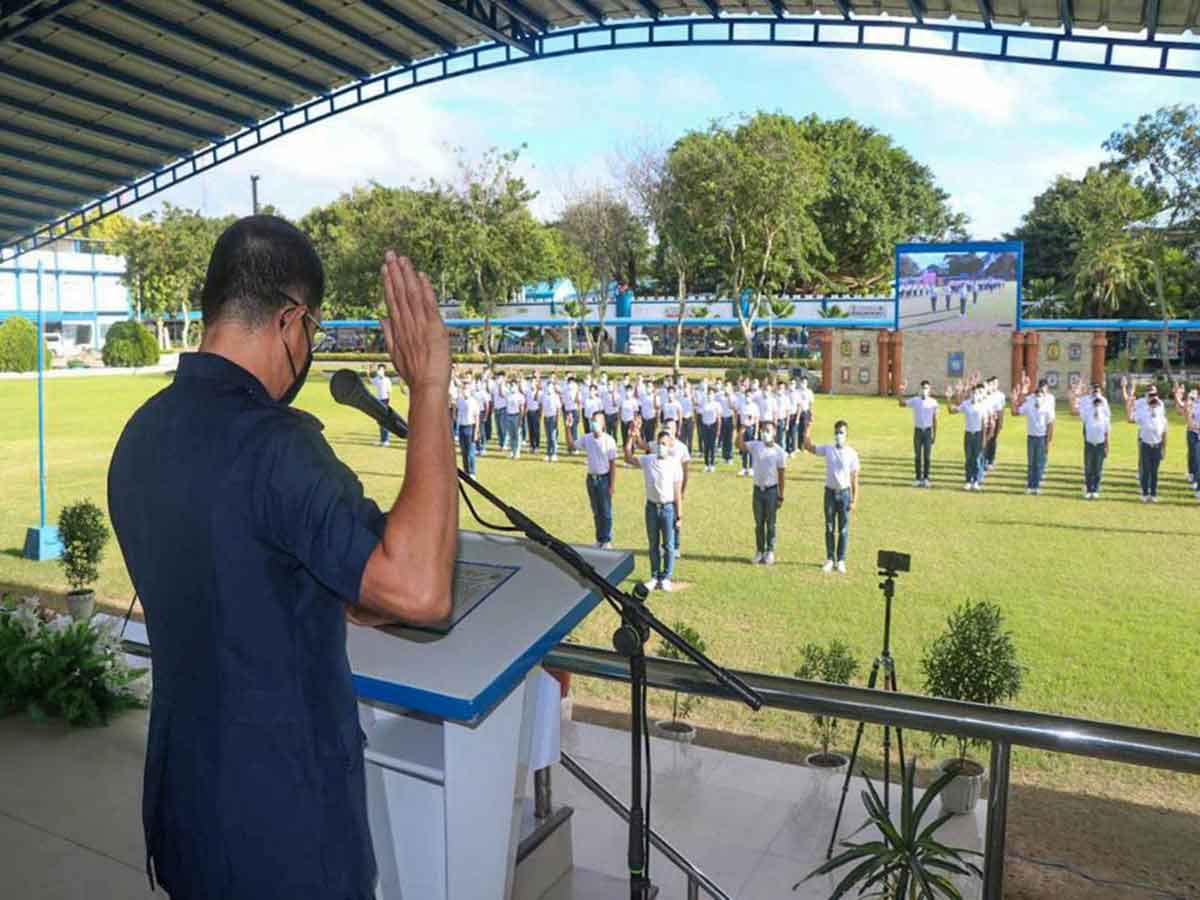 100 WV police recruits take oath