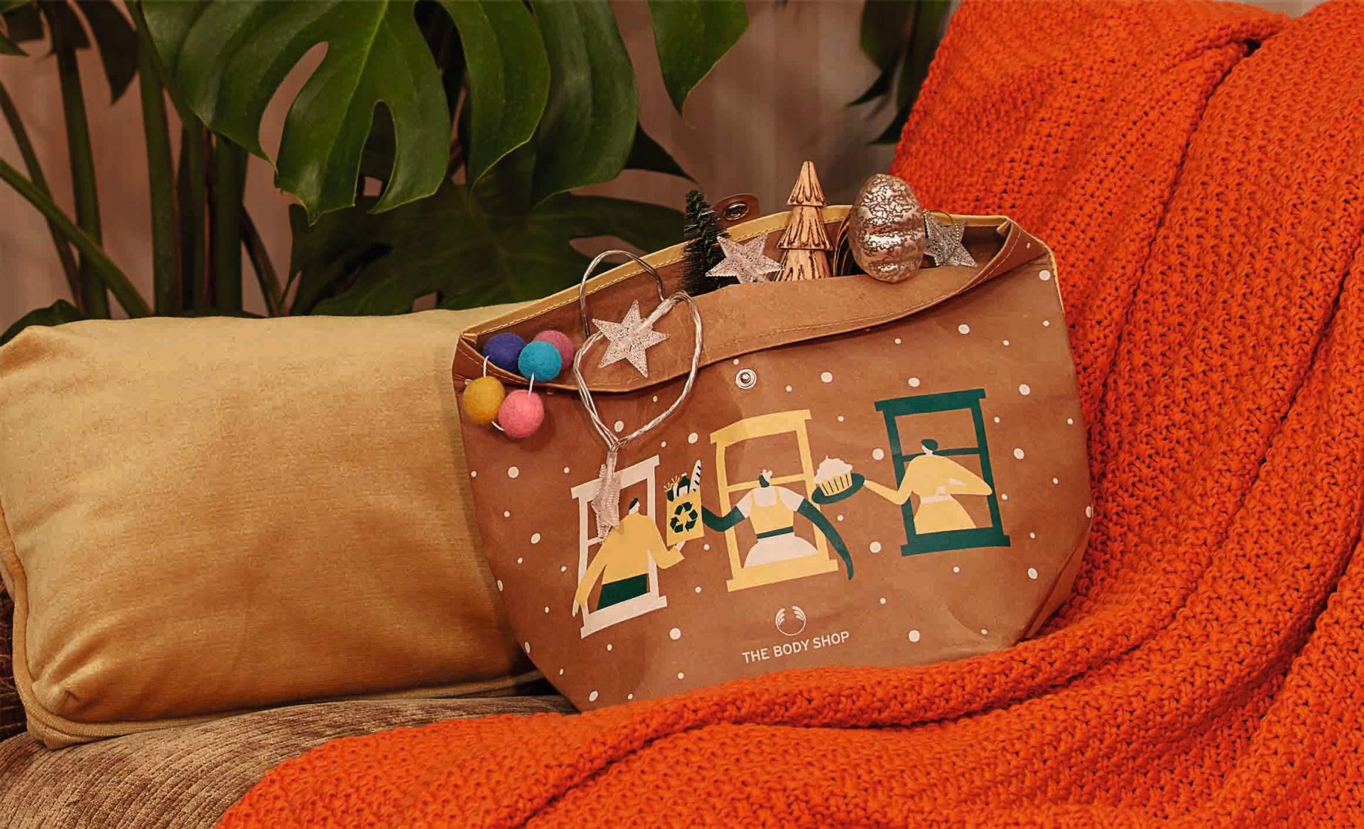 SPREAD THE LOVE AND SHARE THE JOY THIS CHRISTMAS WITH THE BODY SHOP