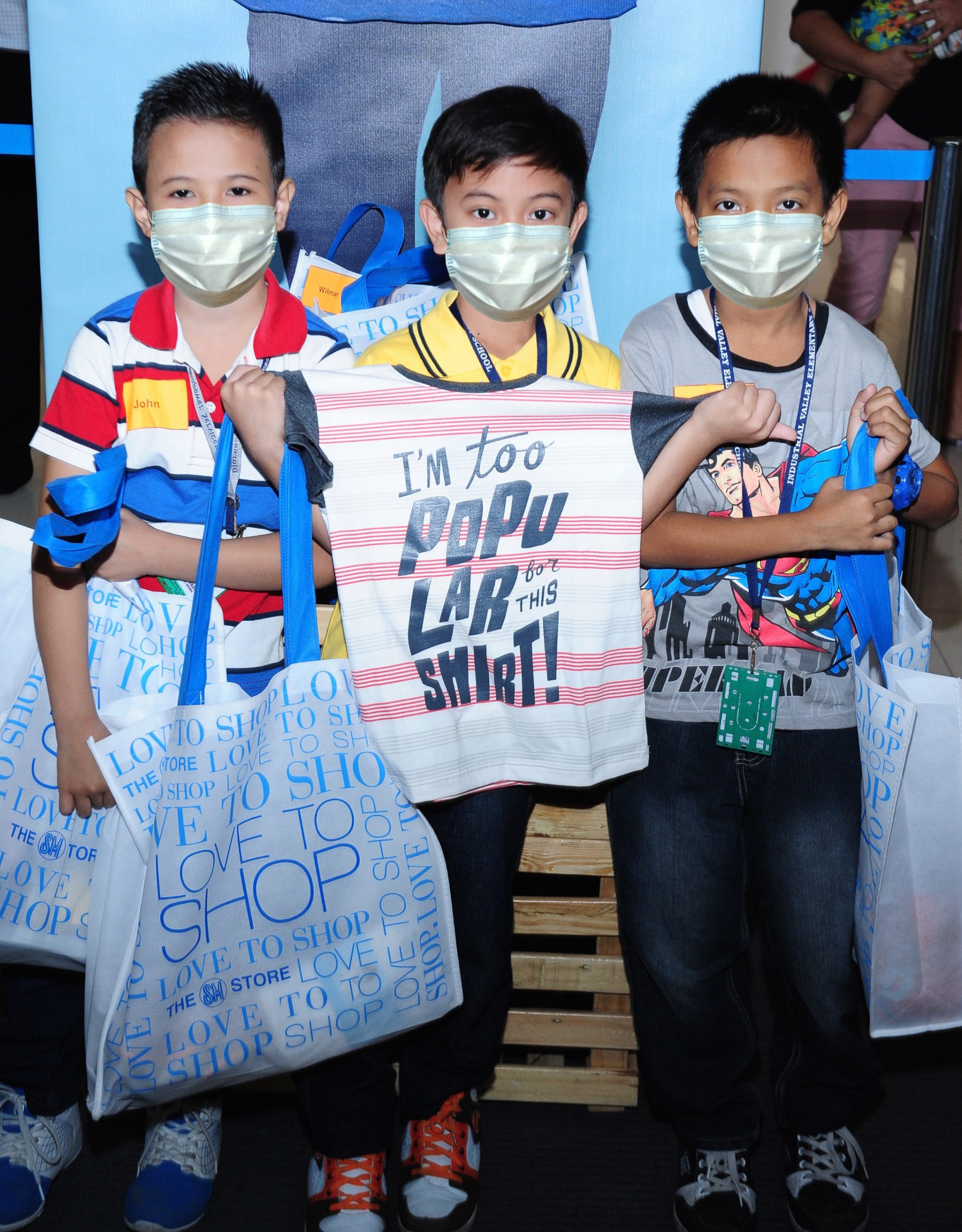 SHARE YOUR EXTRAS AT THE SM STORE