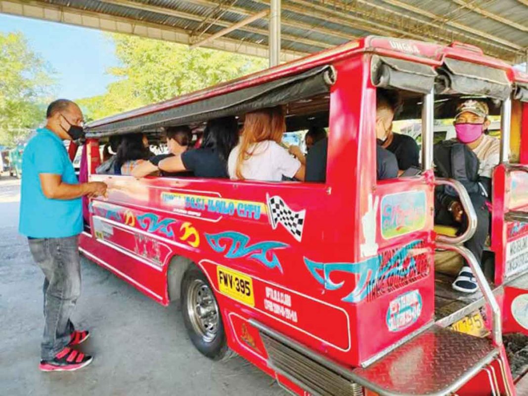 Jeepney drivers, operators want P10 minimum PUJ fare