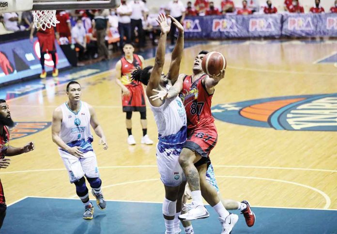 Manuel carries SMB past Phoenix in PBA