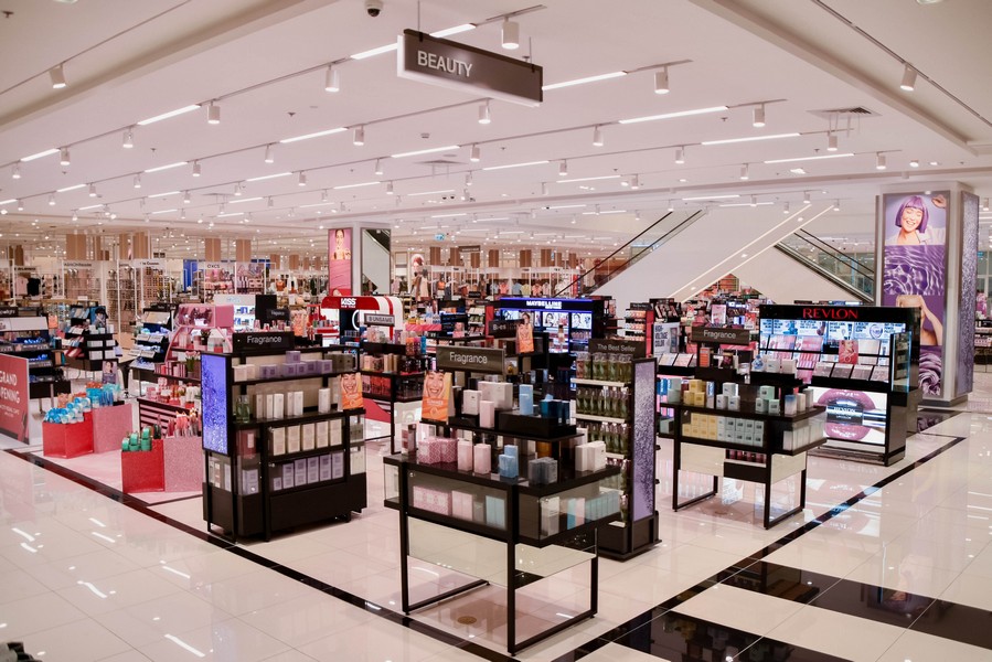 The SM Store Roxas opens