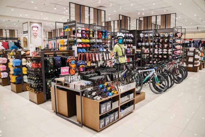 The SM Store Roxas opens