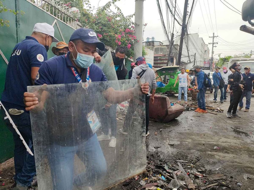 Clearing of city road obstructions resumes