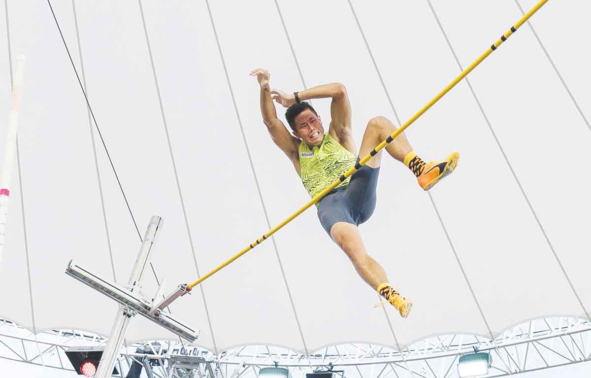 EJ Obiena finishes with silver in Berlin