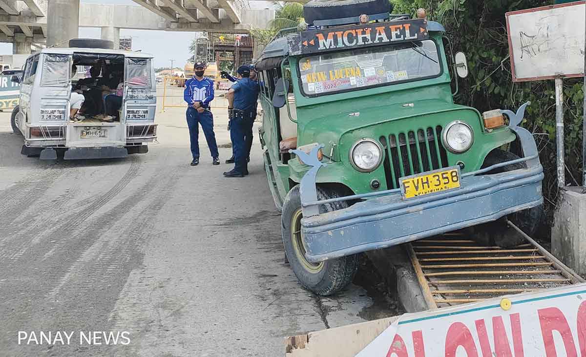 Teacher injured in road mishap