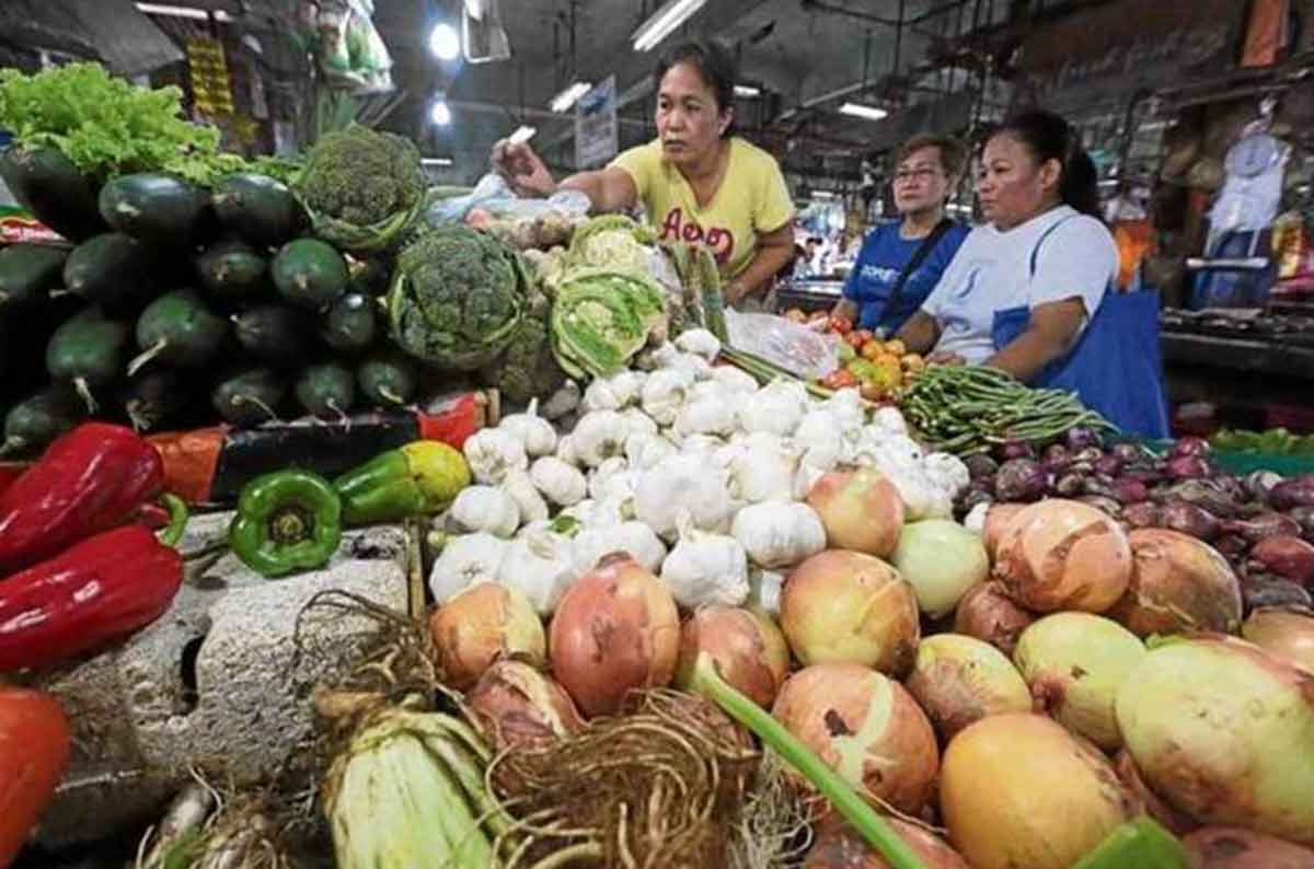 More Pinoys see inflation as most urgent concern