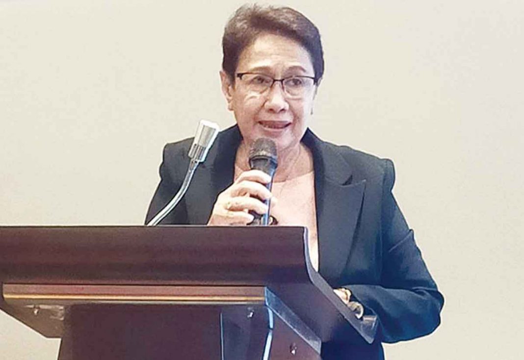 ‘LIVE WITHIN YOUR BUDGET’; Prices of noche buena products rise ahead of Christmas