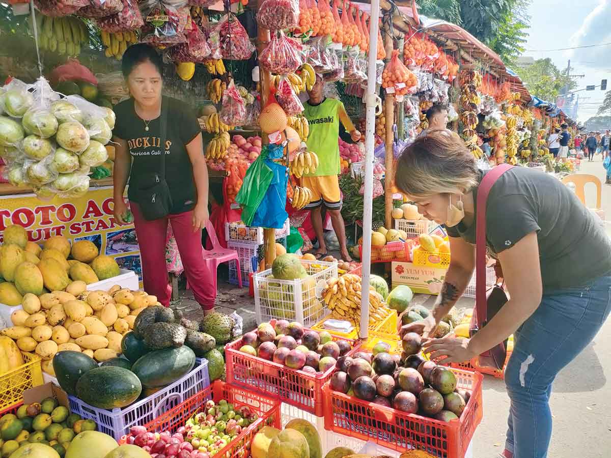 Demand for round fruits to welcome New Year up