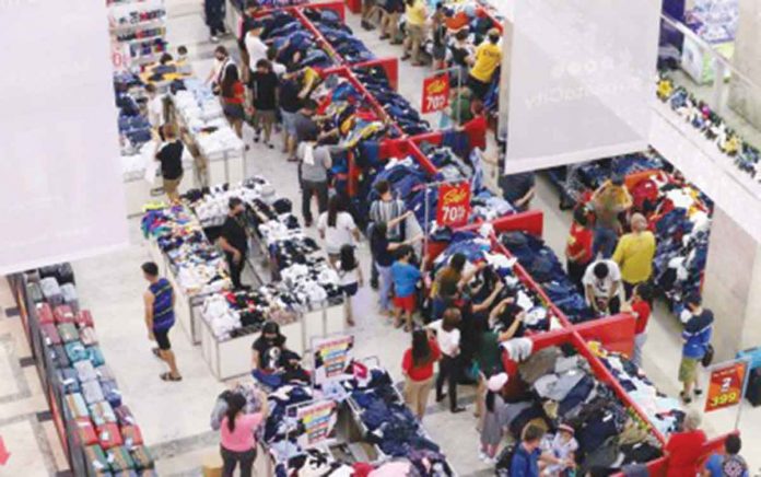 Consumer spending seen to grow to 5.5% in 2023