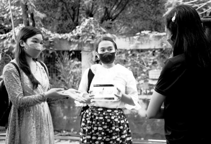 Bible-based publications in Filipino Sign Language offer help to the ...